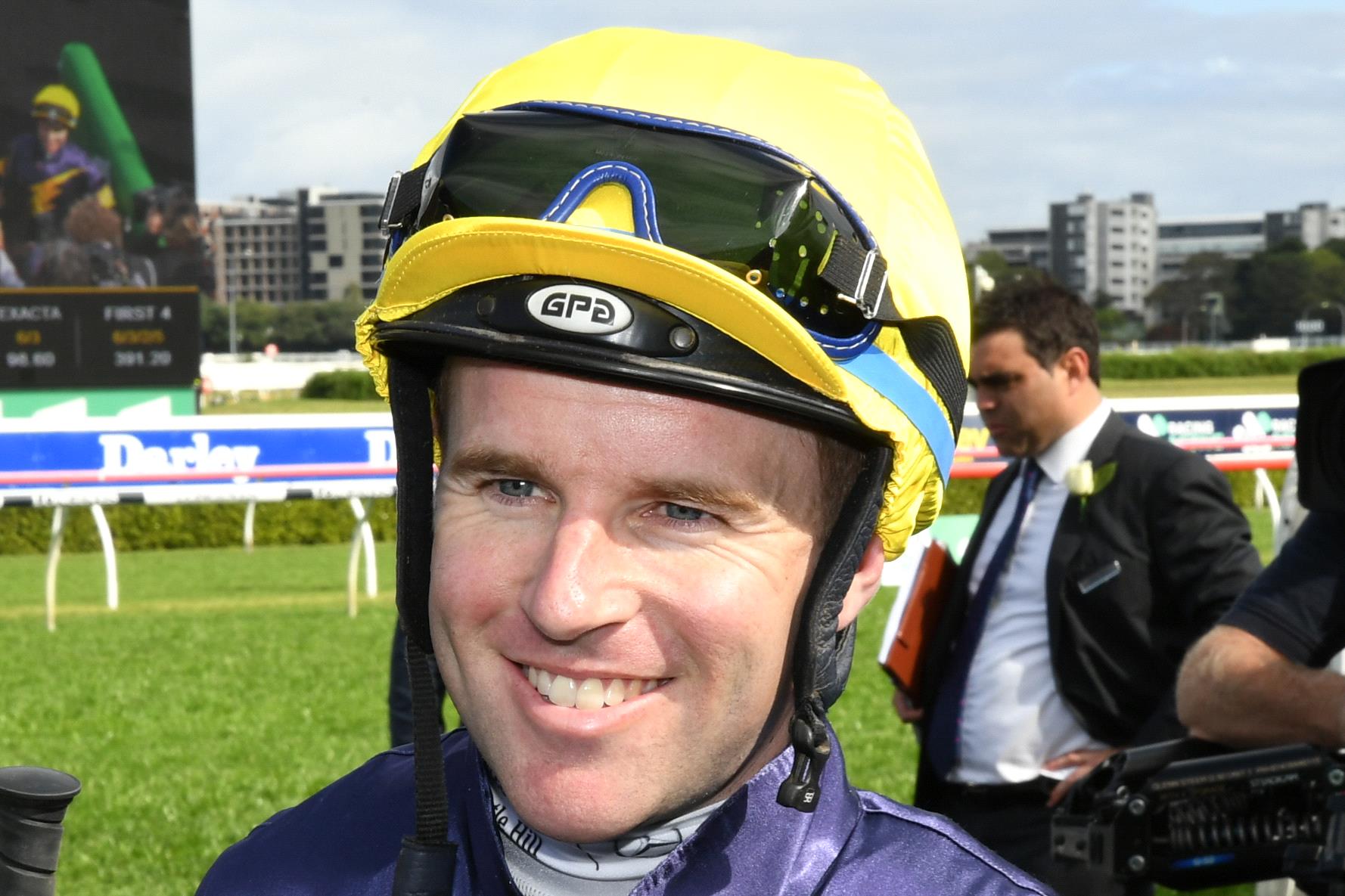 Berry continues hot run to claim Rowley Mile with Savacool - Racenet