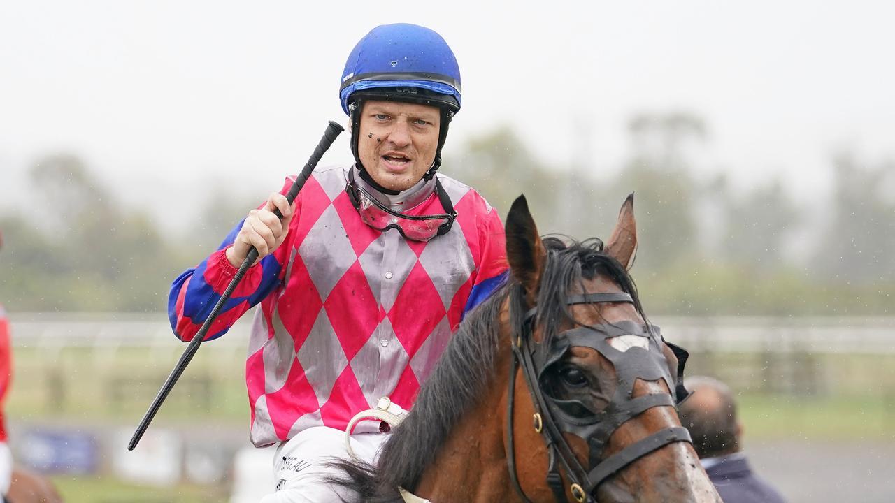 Enforced break for in-form Maskiell after fall - Racenet