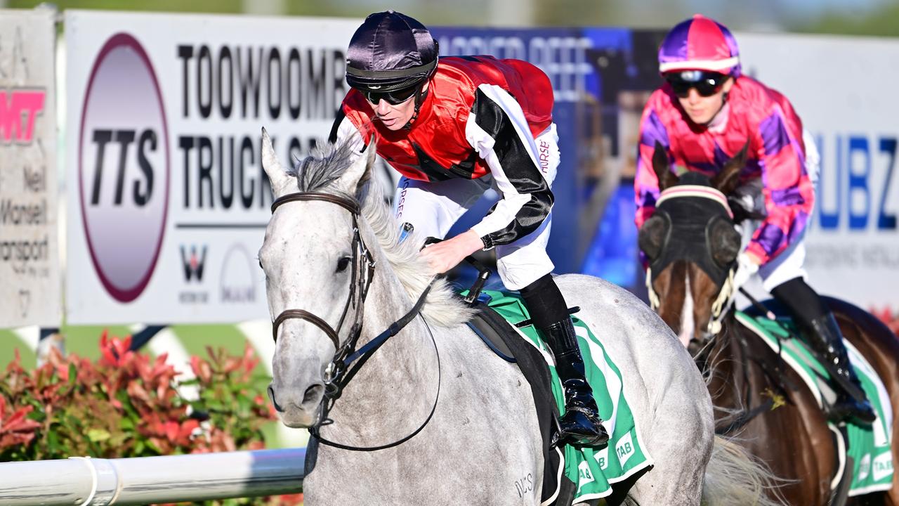 Munce upsets hometown hopes in Toowoomba Cup