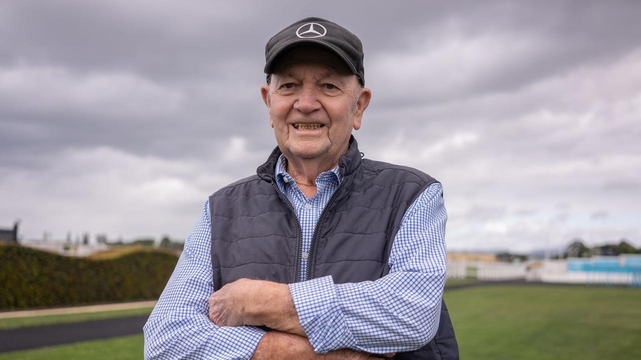 86yo trainer Harold Norman deploys pair in city race at Eagle Farm