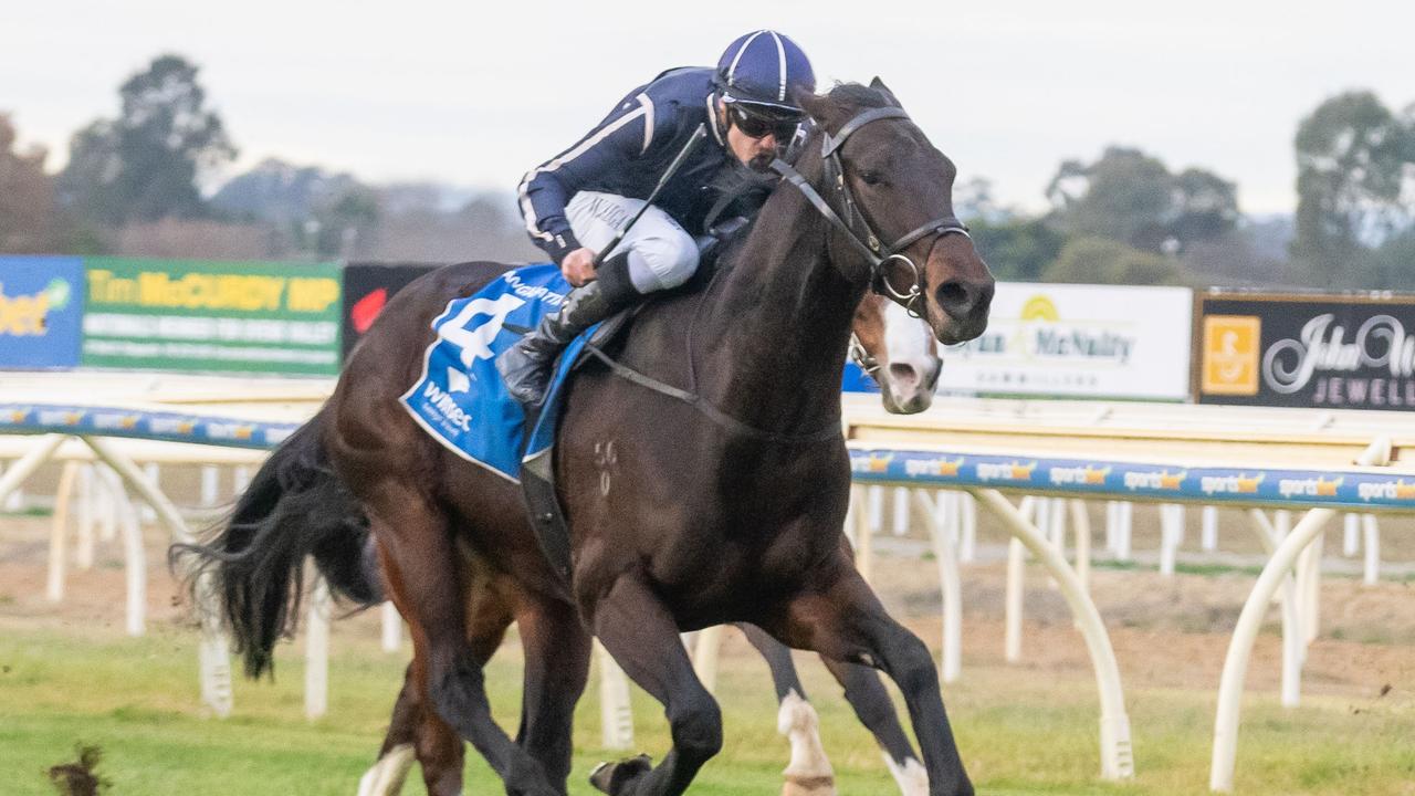 Best bets and expert tips for Sandown races Wednesday
