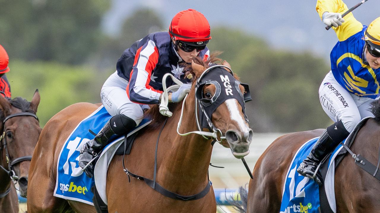 Promising stayer Gotta Go Guru wins three-way tussle in Lord Reims ...