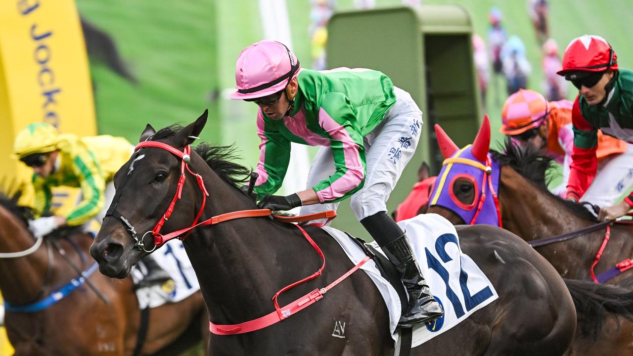 Bundle Award emerges as Hong Kong Derby contender