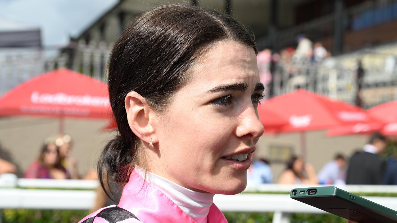 Gresaidss x video helen showed up in her iconic onyx faux