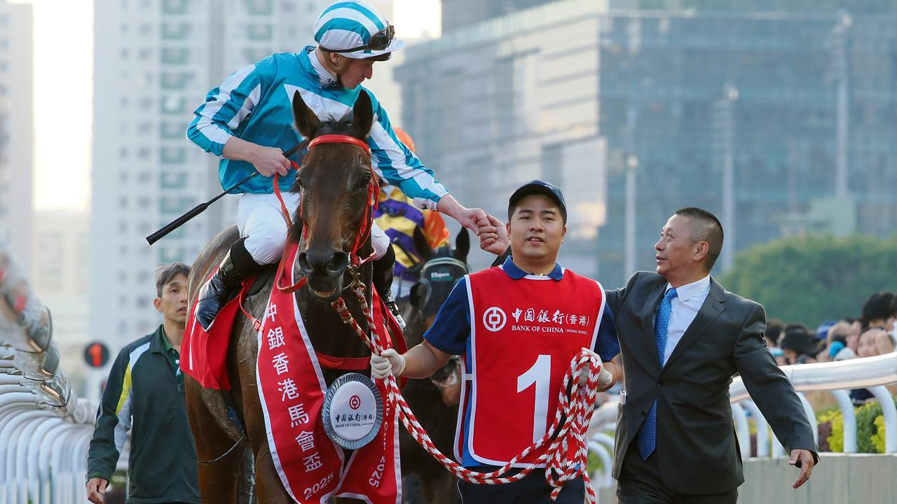 Romantic Warrior wins 2025 Group 2 BOCHK Jockey Club Cup