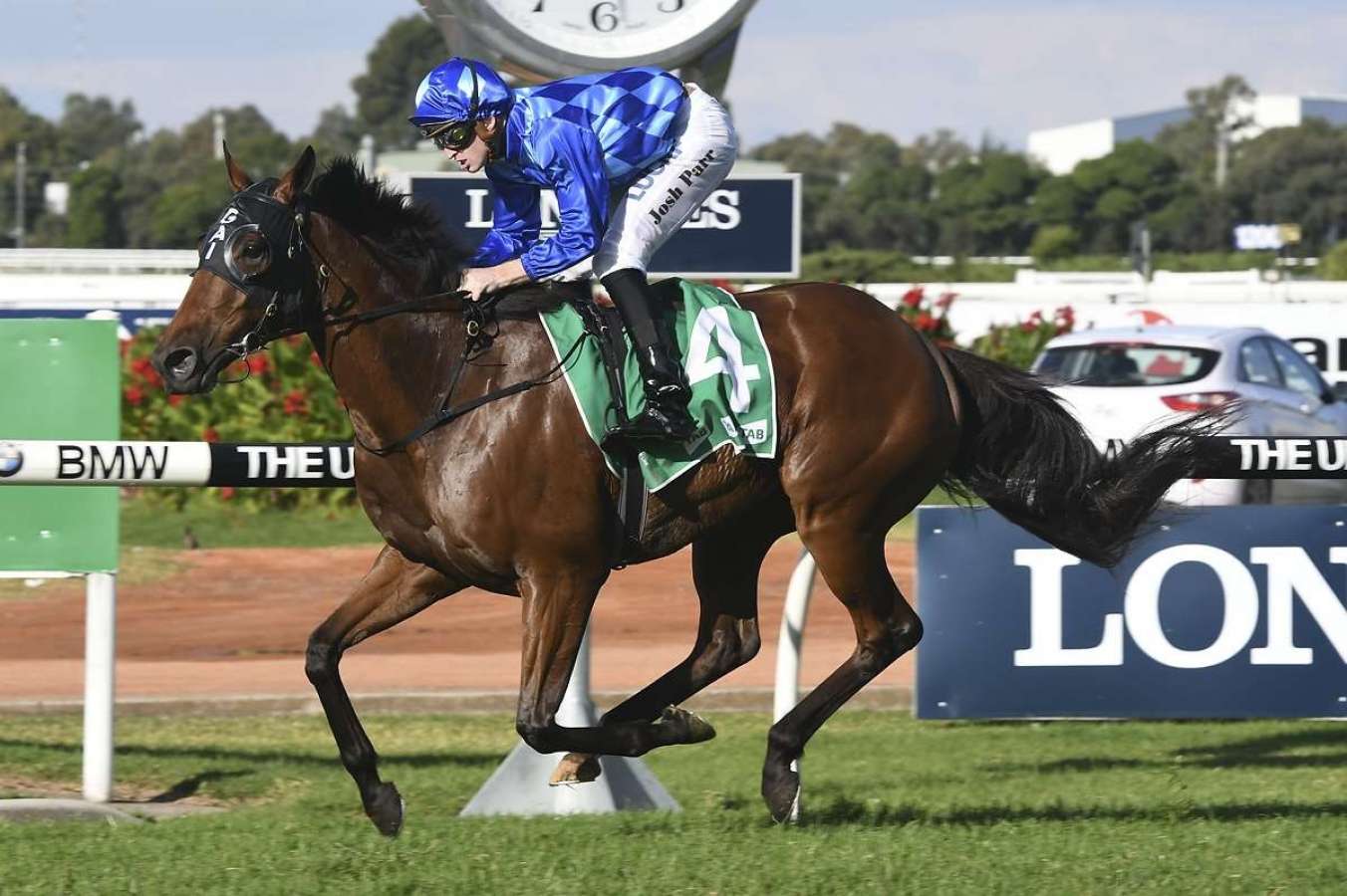 Broadside ready to fire in Metropolitan