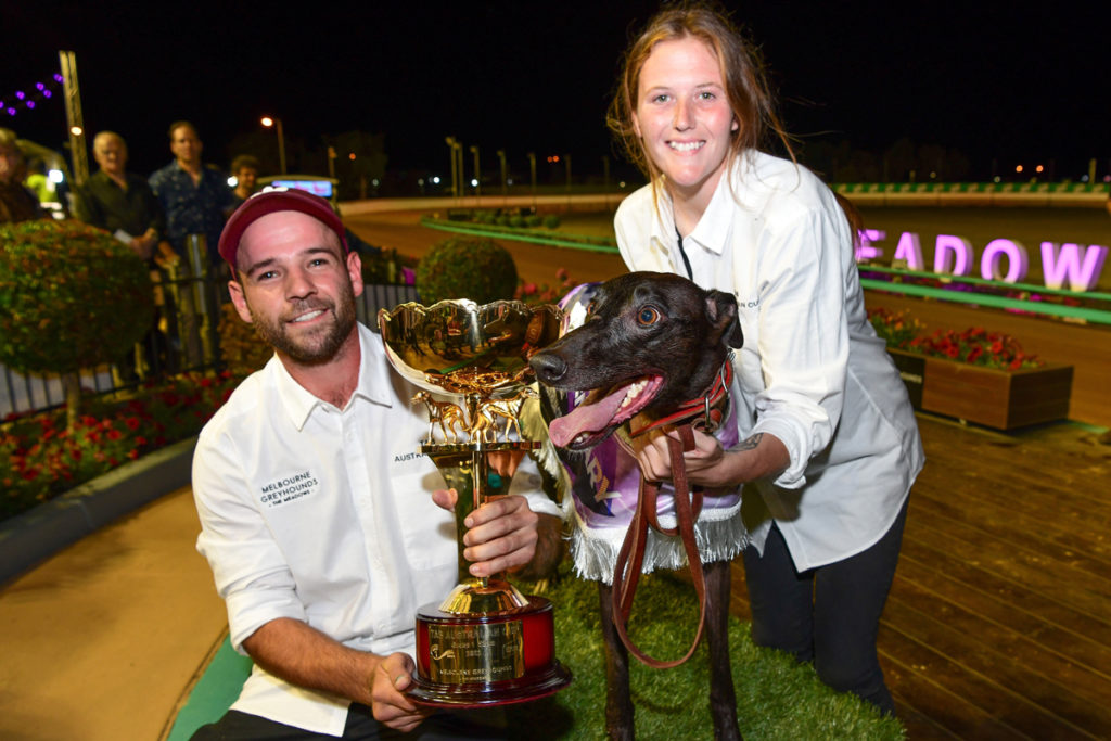 Daillys Bid Fond Farewell On Golden Stage - Greyhound Recorder