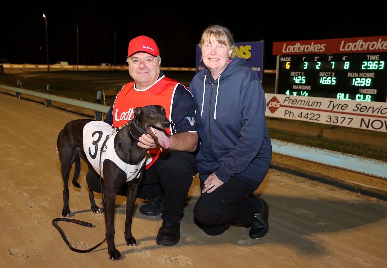 Daring To Dream: Idolize Storms Into MDC Mix - Greyhound Recorder