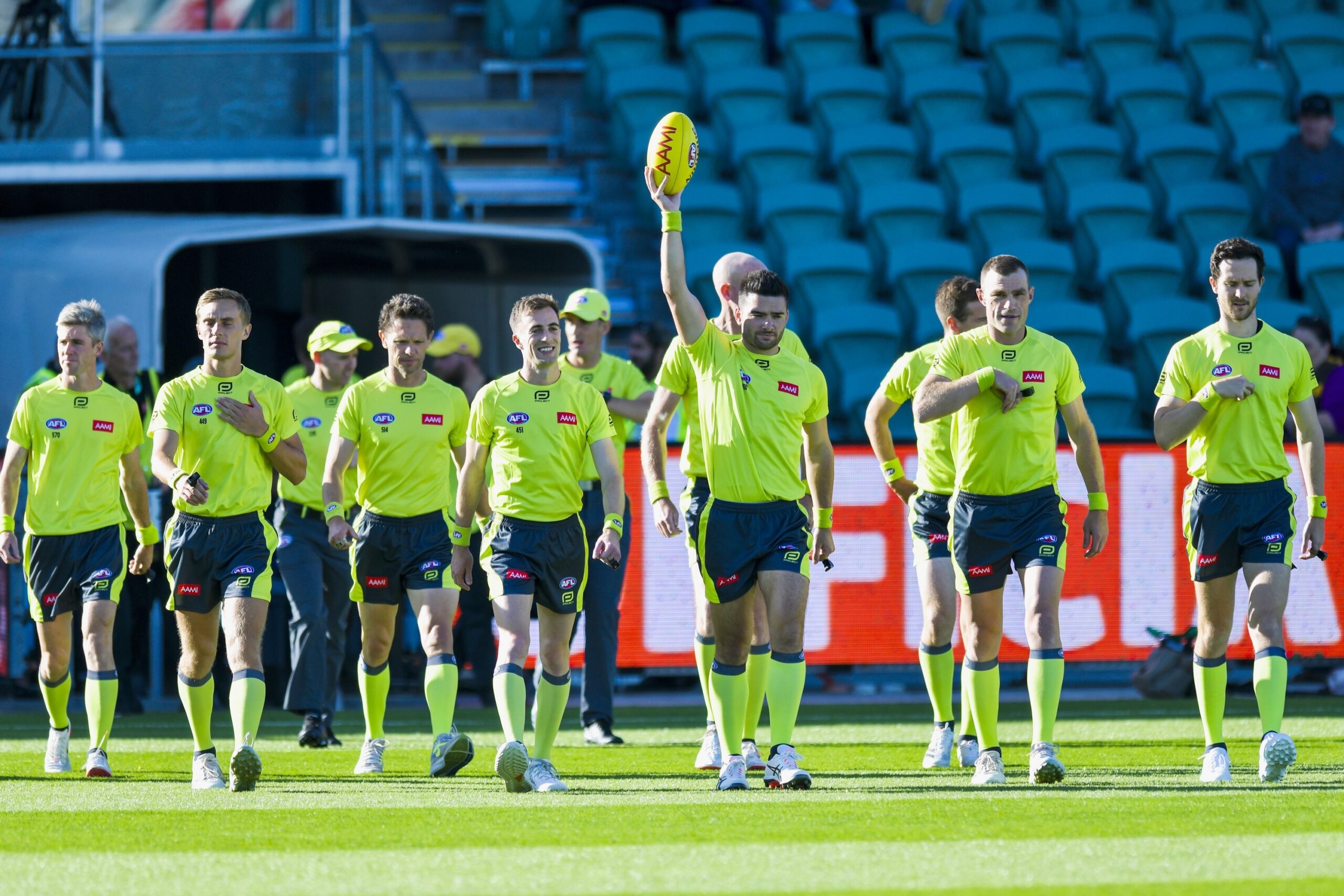Umpiring In The AFL: Expert Guide - Odds
