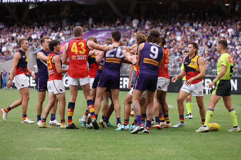 Fremantle vs Adelaide Prediction & Odds - AFL Anzac Day 2025 - Odds